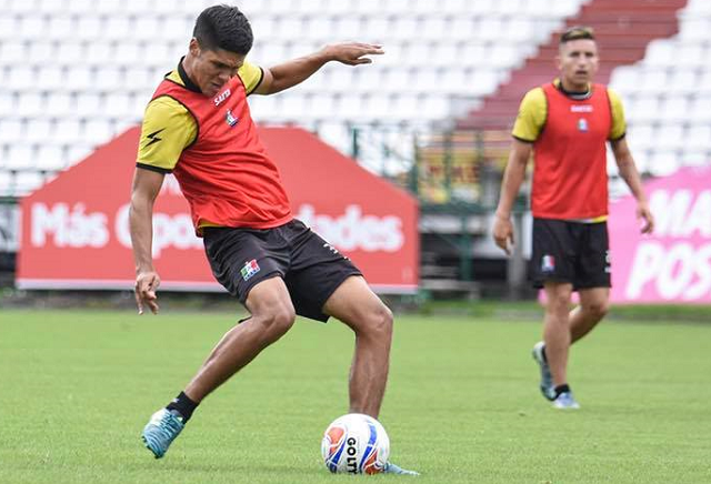 El volante ibaguereño Sebastián Guzmán sigue ganándose con disciplina y ...