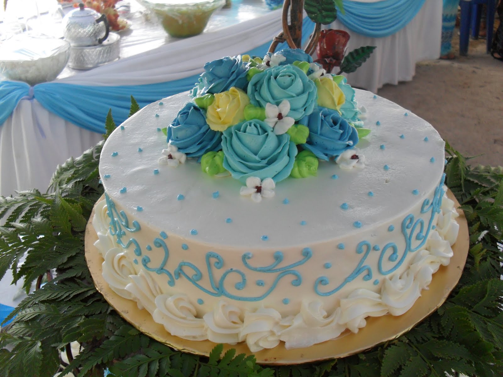 ..:Anissya Cakes:..: kek kahwin tema biru turqois