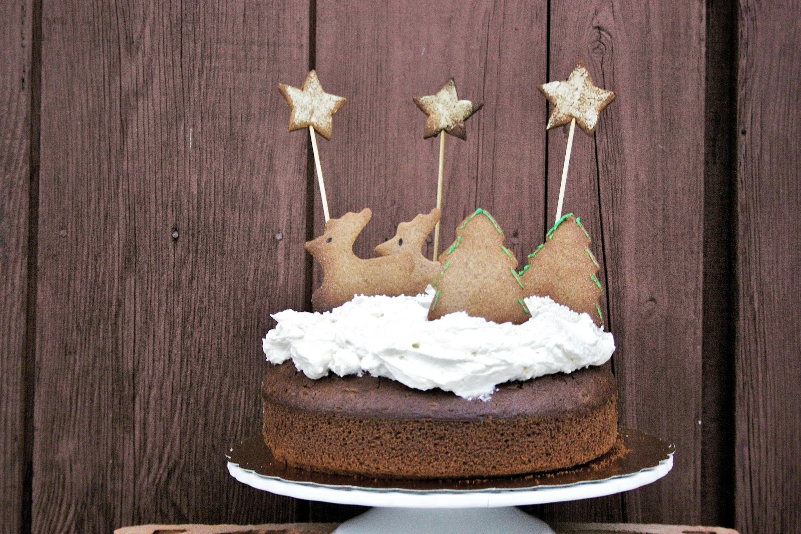 everything is poetry: easy chocolate cake with vanilla frosting