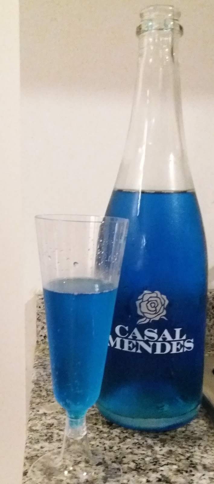 Review - Vinho Azul e Sumos