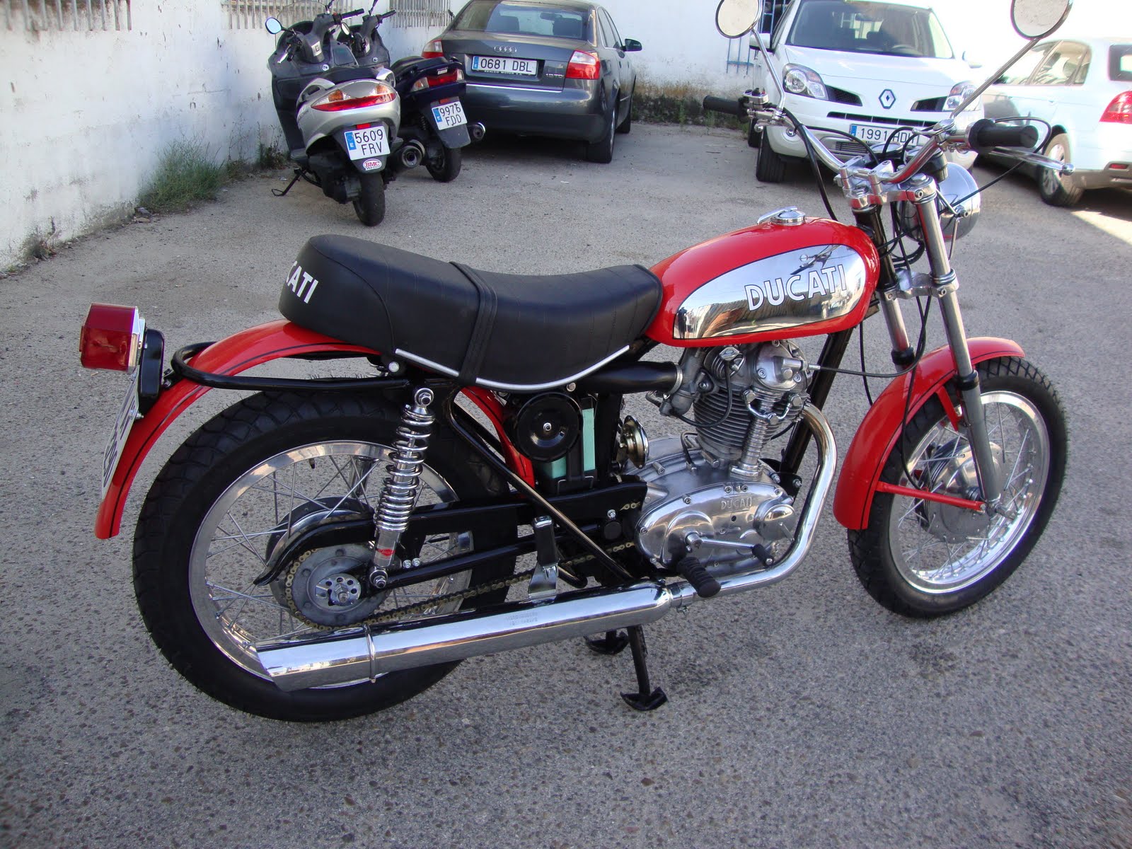 RESTAURACIONES FELIPE MARTIN MARTIN: RESTAURACIÓN DUCATI ROAD 250