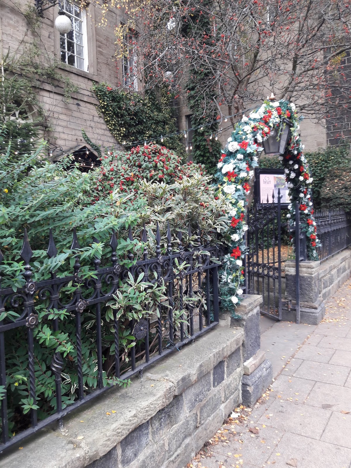 James et Moi: Writer and friend, Helen Pollard...