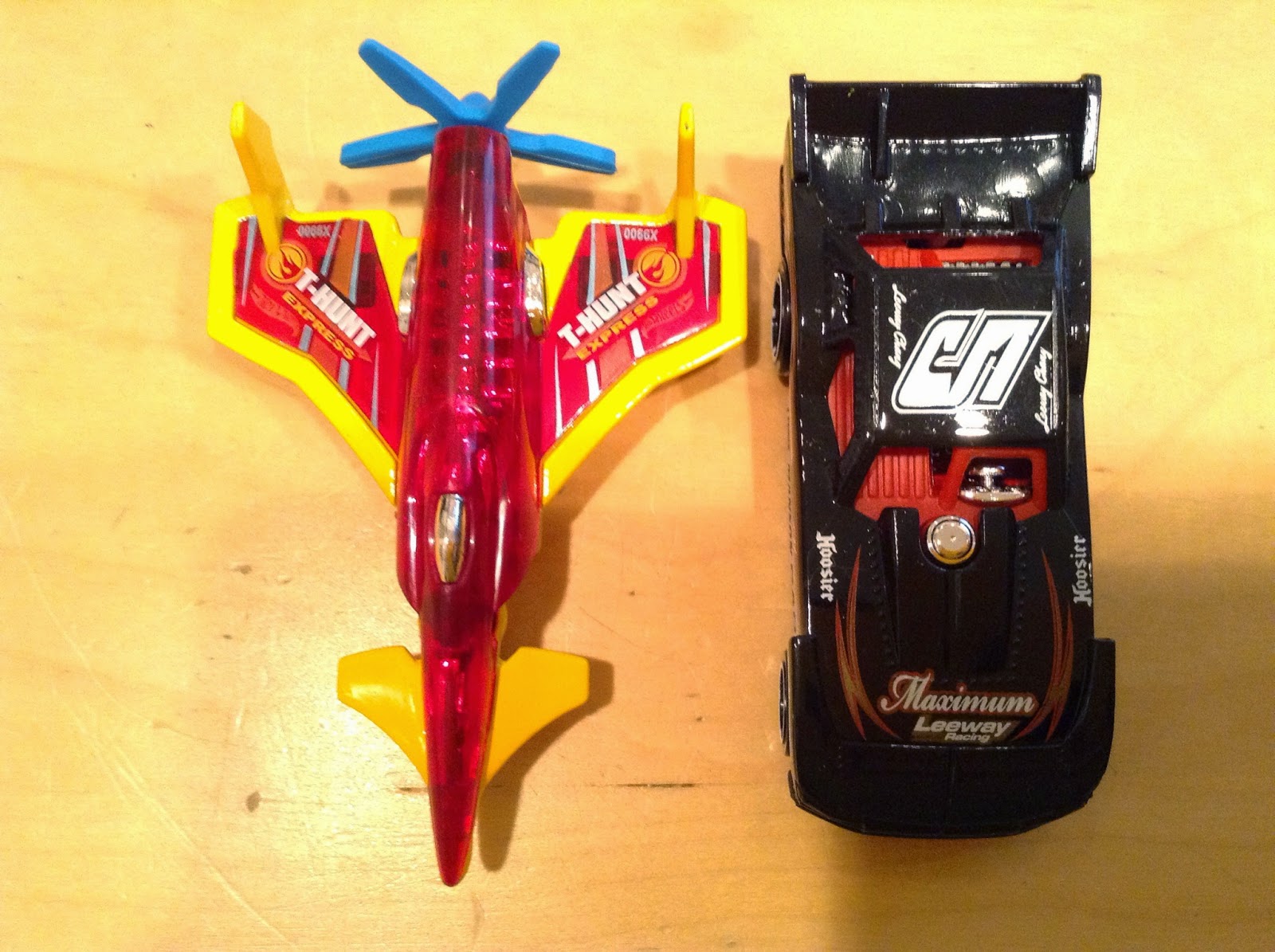 JULIAN'S HOT WHEELS BLOG: Poison Arrow (T-Hunt) & Maximum Leeway (T-Hunt)