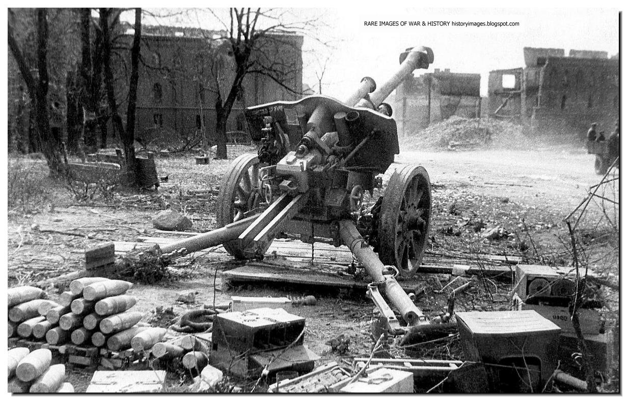 HISTORY IN IMAGES: Pictures Of War, History , WW2: 1945: The Russians ...