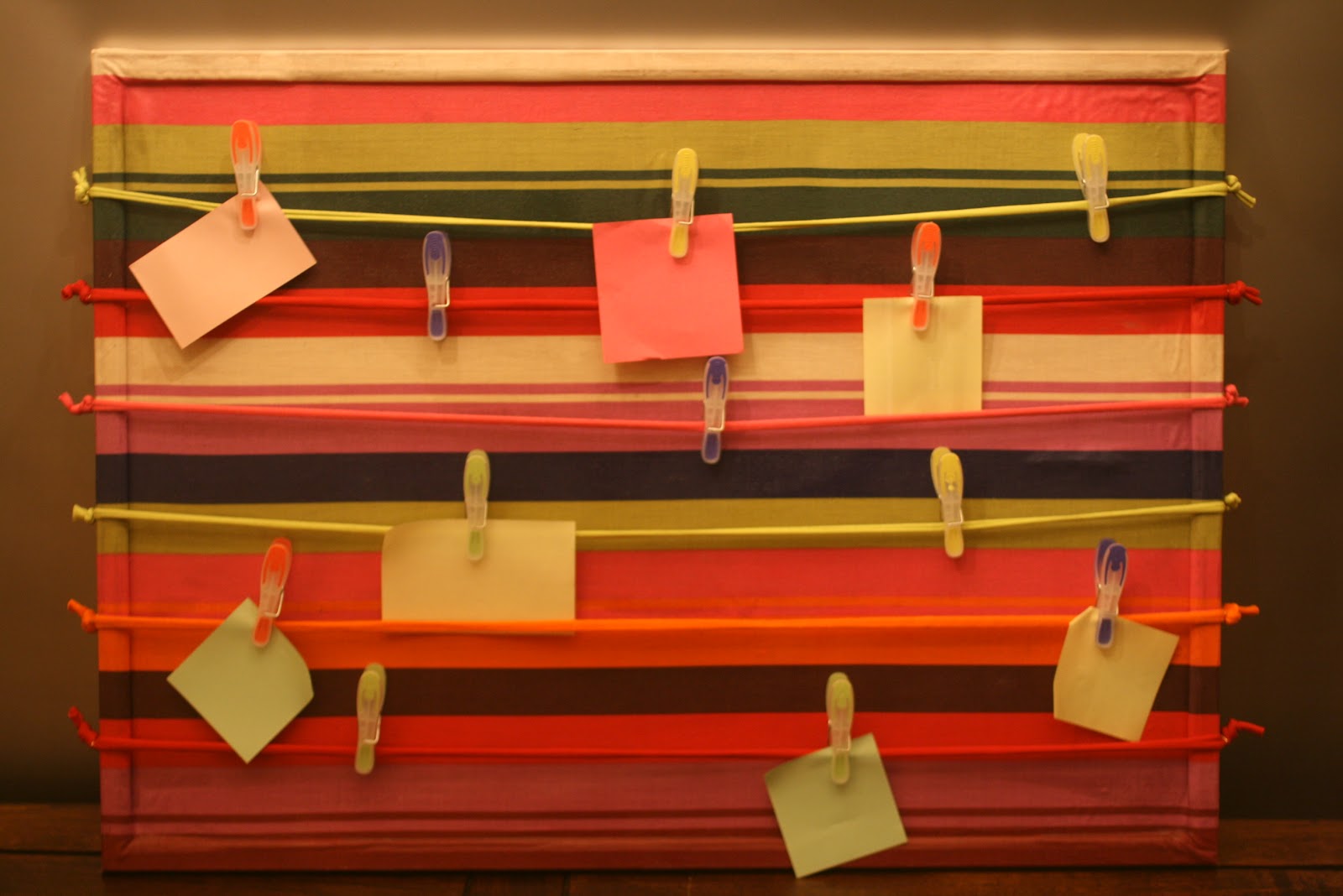 Arte com Feiti(ç)o: Mural de Recados Rainbow