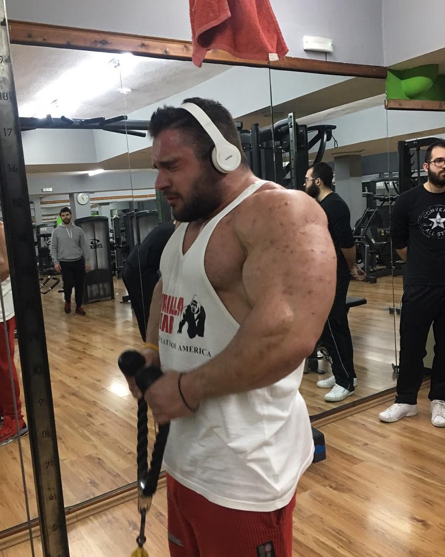 Muscle Lover: Greek bodybuilder Rallis Rallis