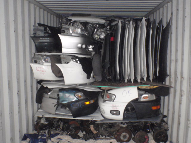 Container in Progress: 20ft Container with Used Engines & Auto Parts ...