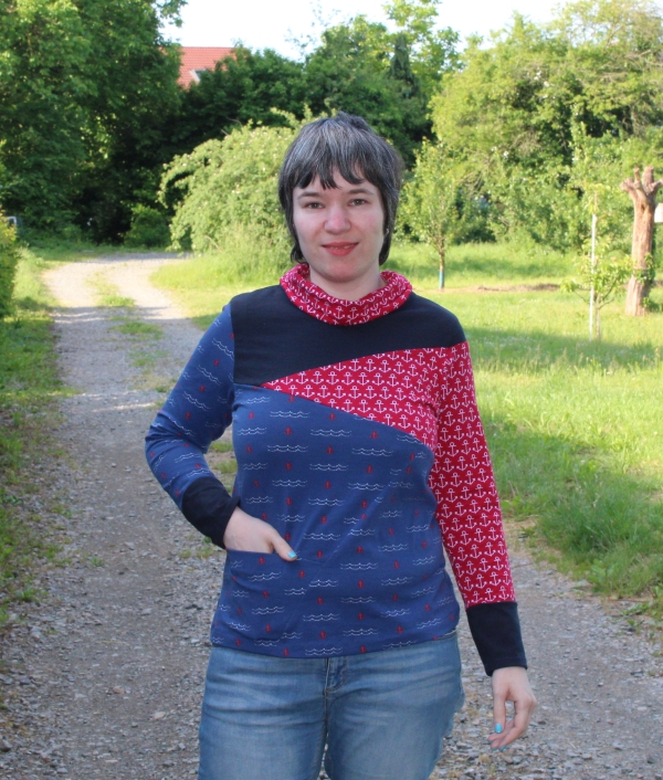 Mondkunst: Problematisches Patchwork - Freestyle-Hoodie "Nelly"