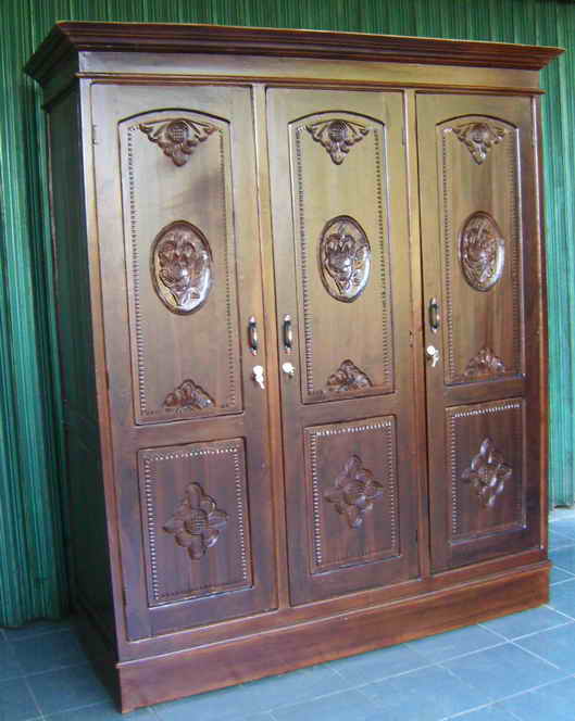 Rouf Design interior and furniture: Almari Motif Ukir Bunga