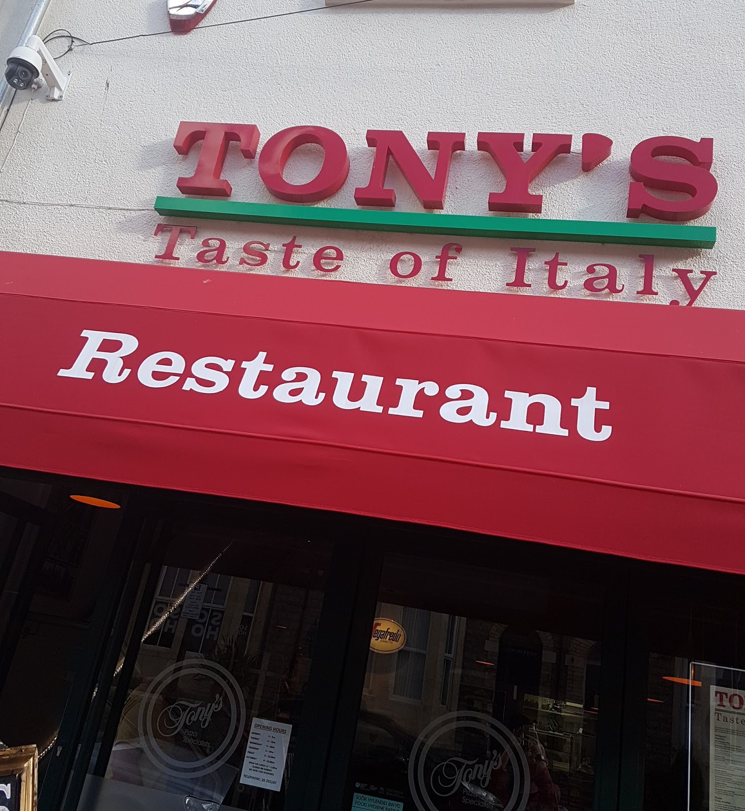 Little Miss Disney: Restaurant Review: Tony's