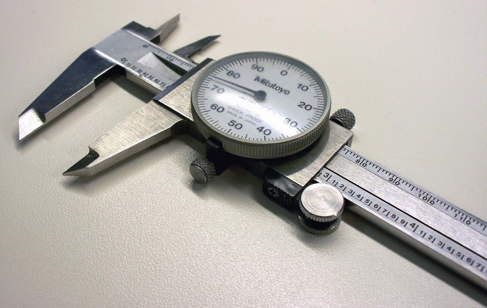 Vantage LED: Digital Signage Tech & Spec: Standards for Outdoor LED ...