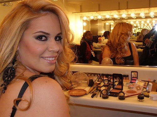 BRENDA SANCHEZ RENUNCIA "DE EXTREMO A EXTREMO" - Gazcue Es Arte