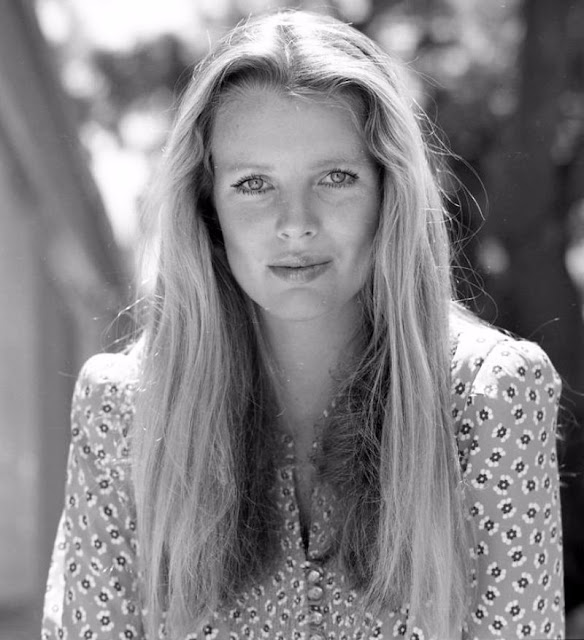 14 Beautiful Black and White Photos of Kim Basinger in 1977 ~ vintage ...