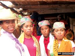 LE LAMBA: UNE TENUE OU VETEMENT TRADITIONNEL MALGACHE