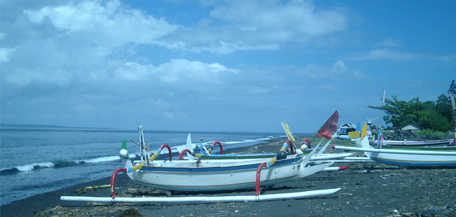 Objek Wisata di Bali, Pantai Kusamba - Yoshiewafa