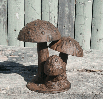 A Rustic Garden: Rustic Mushrooms Home Decor