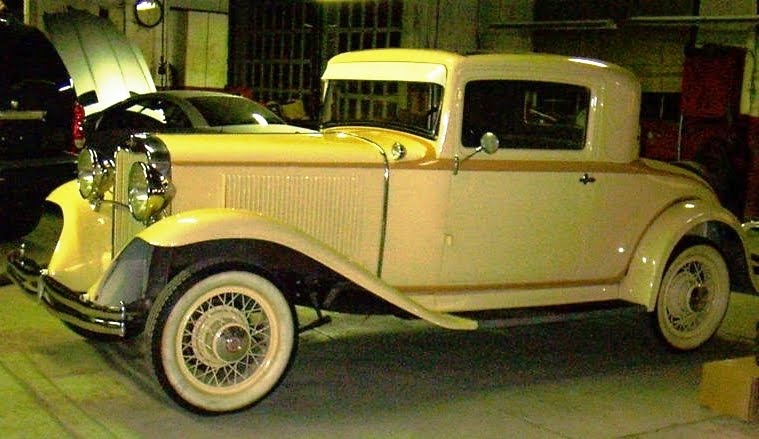 A U T O M O B I L I A: Dodge DG8 Coupe (1931)