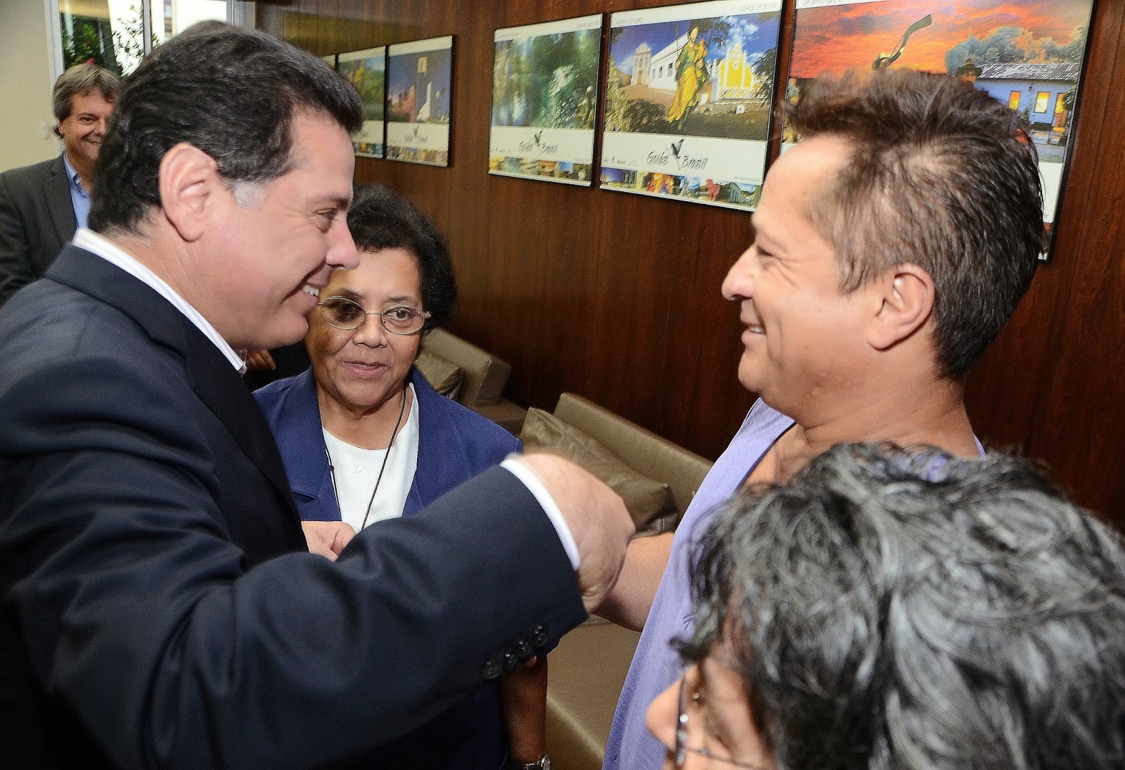 BLOG DO CLEUBER CARLOS: Cantor Leonardo Doa 100 Mil Reais Para Hospital ... BLOG DO CLEUBER CARLOS: Cantor Leonardo Doa 100 Mil Reais Para Hospital ...