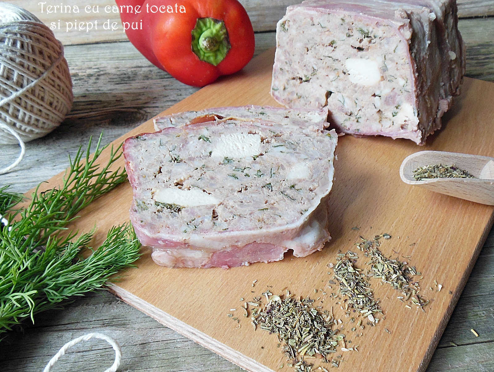 Rocsy in bucatarie: Terina cu carne tocata si piept de pui