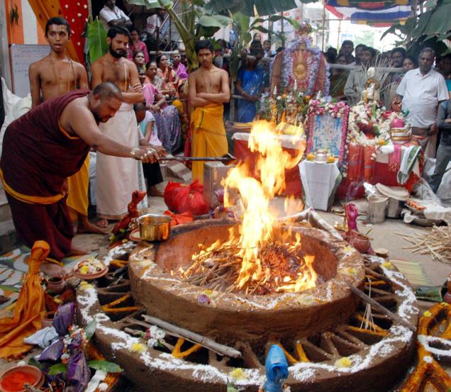 hapy days: యజ్ఞాలు ఎందుకు చేయాలి? యజ్ఞాలు చేయడం దేవతలకి తృప్తి ...
