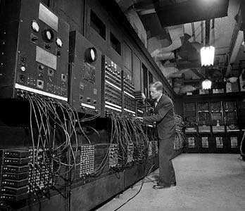 TI.SB: PRIMEIRO COMPUTADOR DO MUNDO