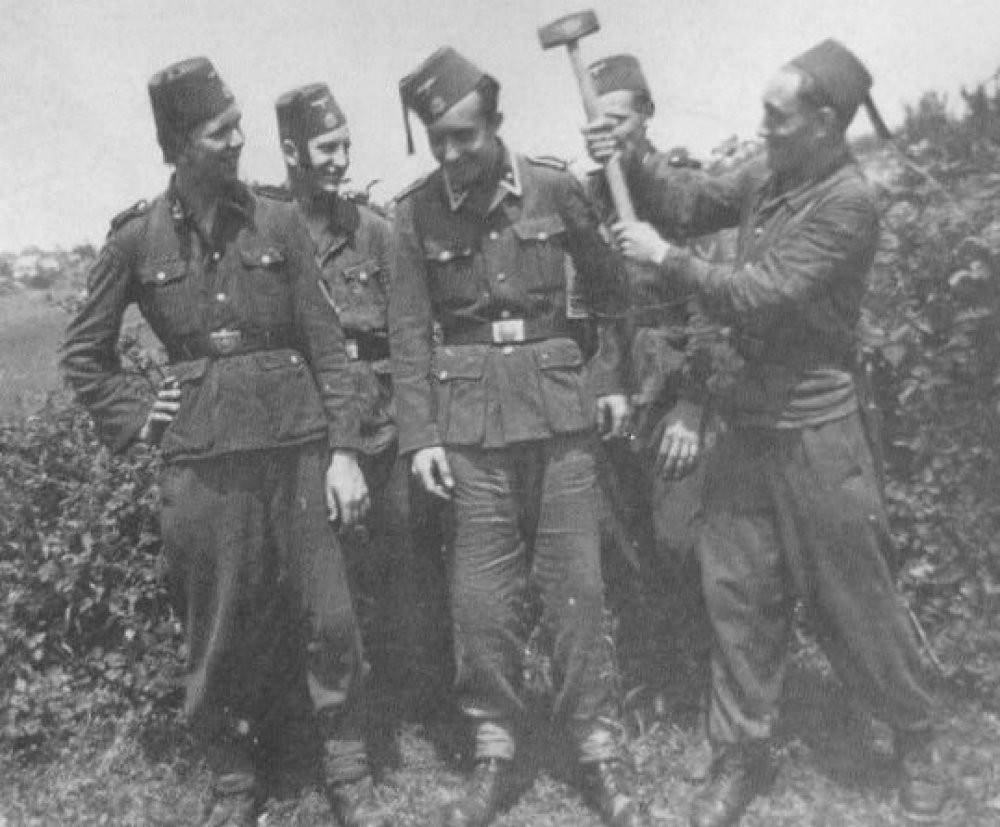 NAZI JERMAN: Foto 13. Waffen-Gebirgs-Division der SS "Handschar ...