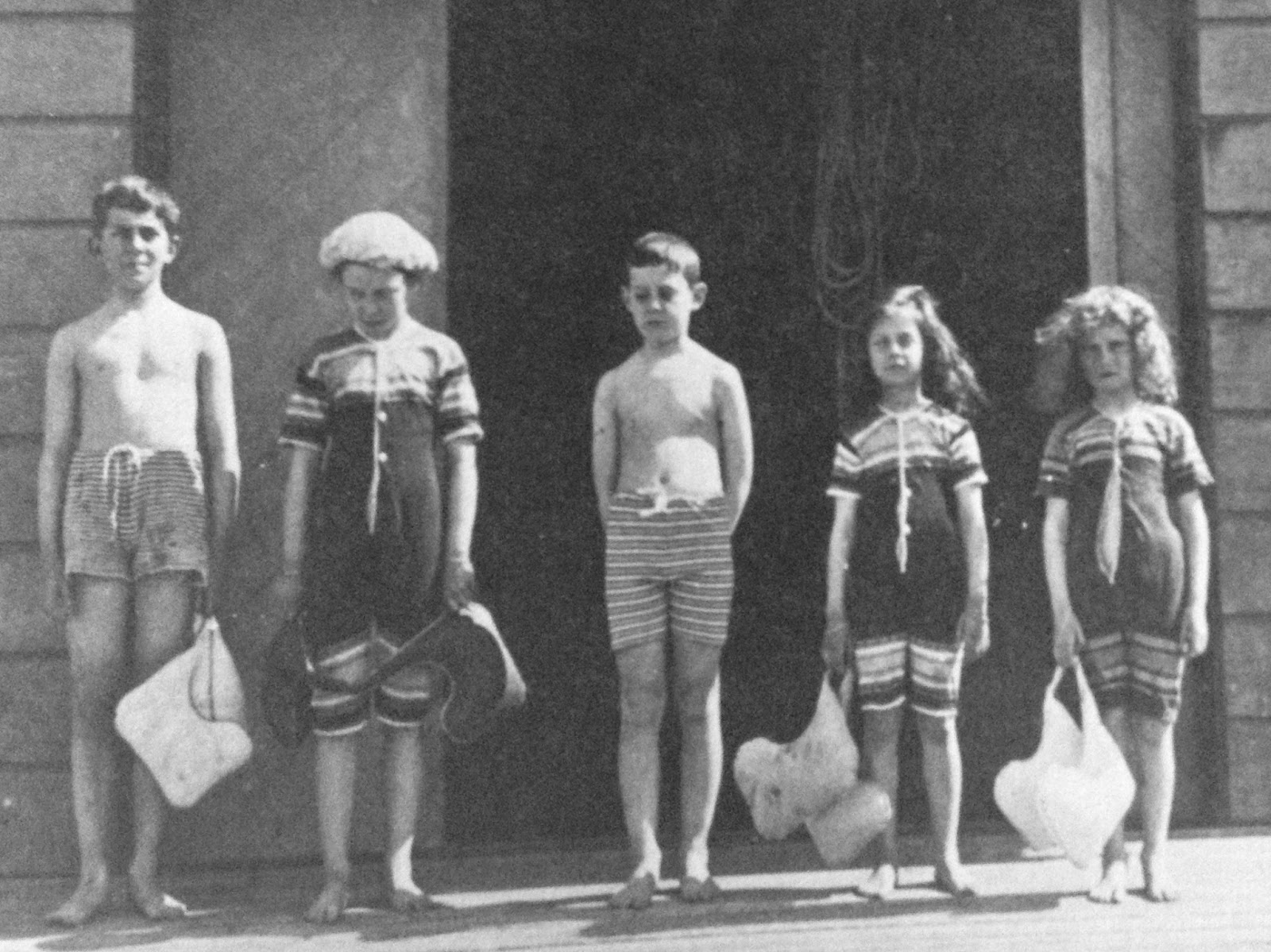 Kitten Vintage: Vintage Bathing Costumes & Swimwear