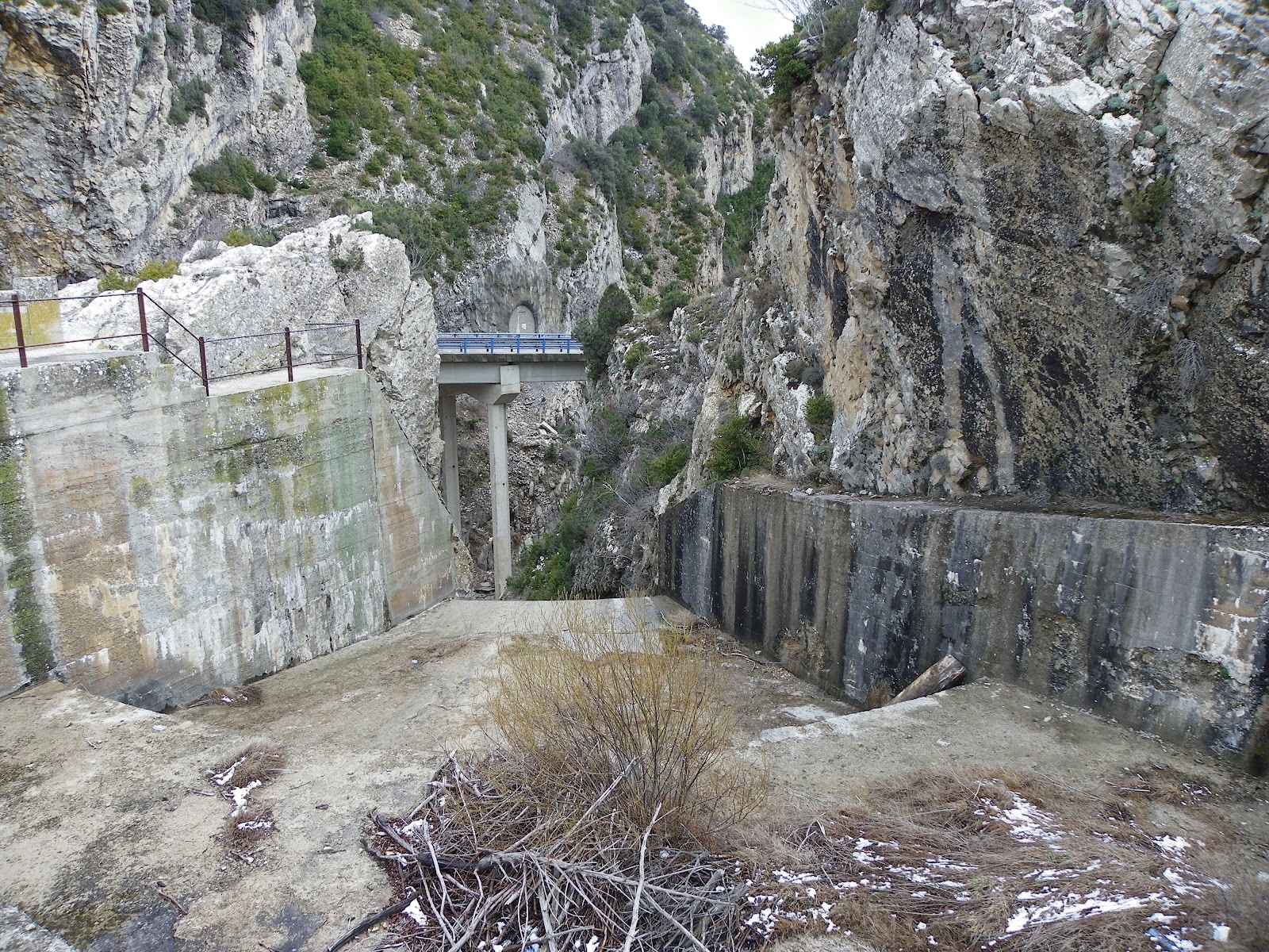 Presas y embalses: Embalse de Arguis