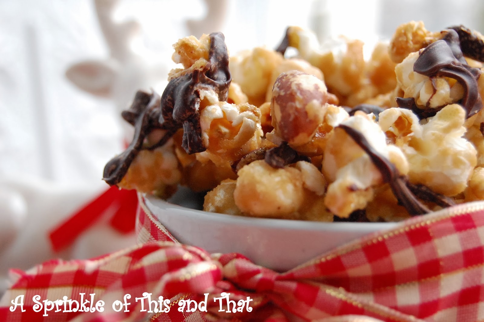 A Sprinkle of This and That: Reindeer Crunch for You and Santa's Team!