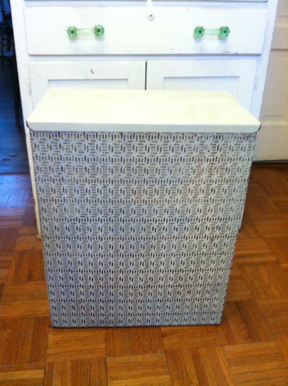 Pollyanna Reinvents: 50's Metal Hamper Make Over!