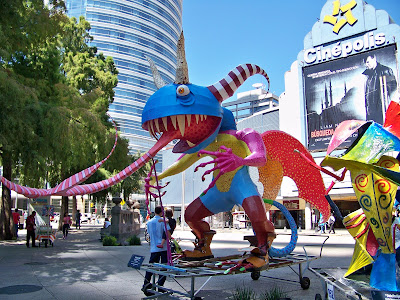 Pepe Martínez: ALEBRIJES: SERES FANTÁSTICOS INVANDEN MÉXICO