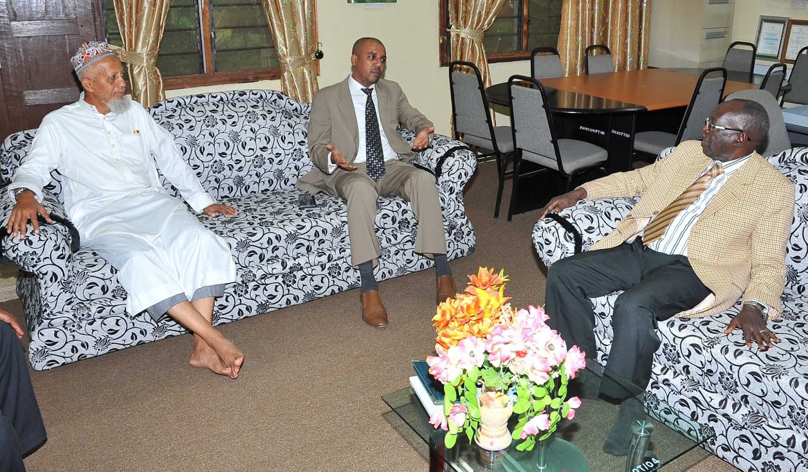 Mwakilishi wa Jimbo la Tunguu Zanzibar Mhe. Simai Mohammed Said Afanya ...