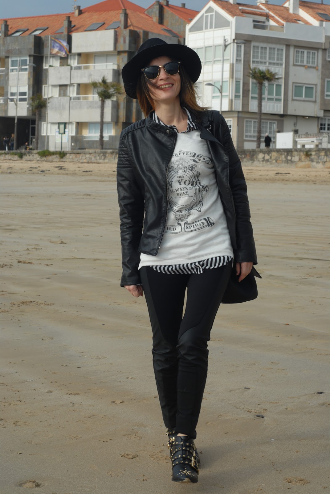 FashionBloggerAndreiaJakeline: Look Rockero