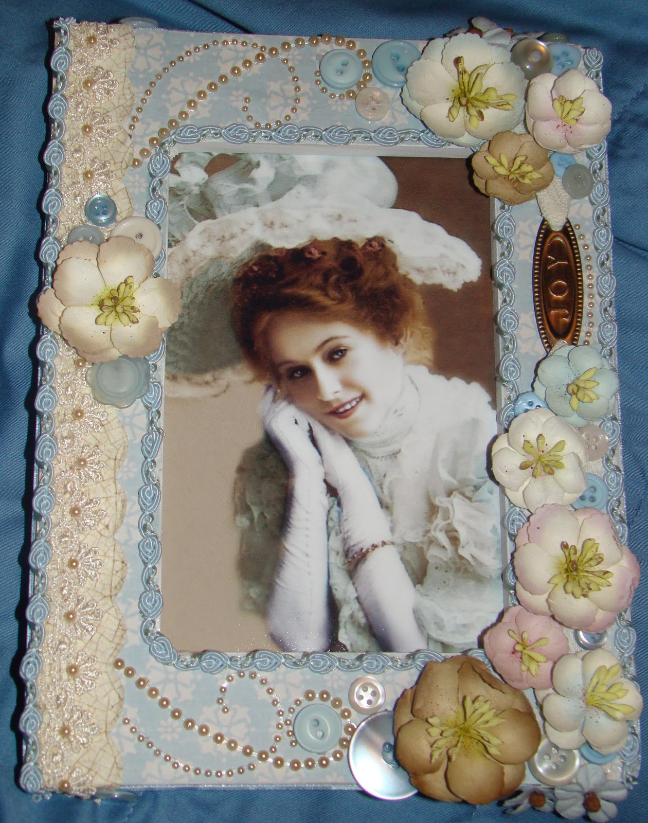 Blooming Ideas: Altered Frame