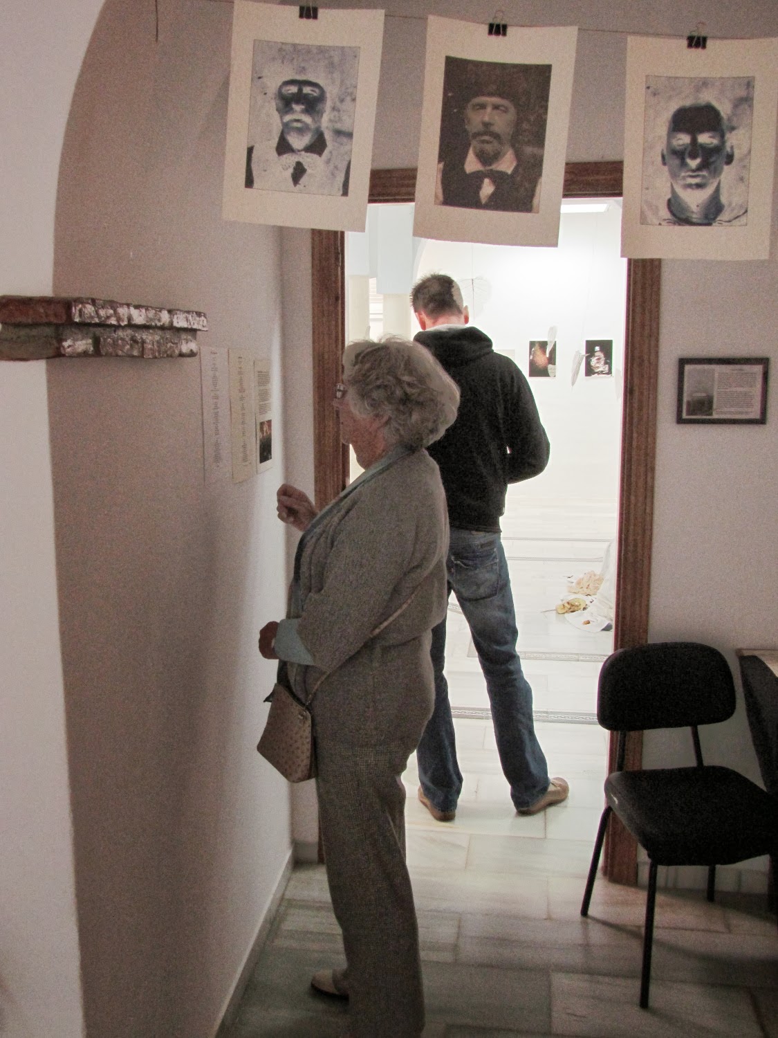 PEQUEÑO MAR DEL SUR: Jane Morley compone versos fotográficos en calle ...