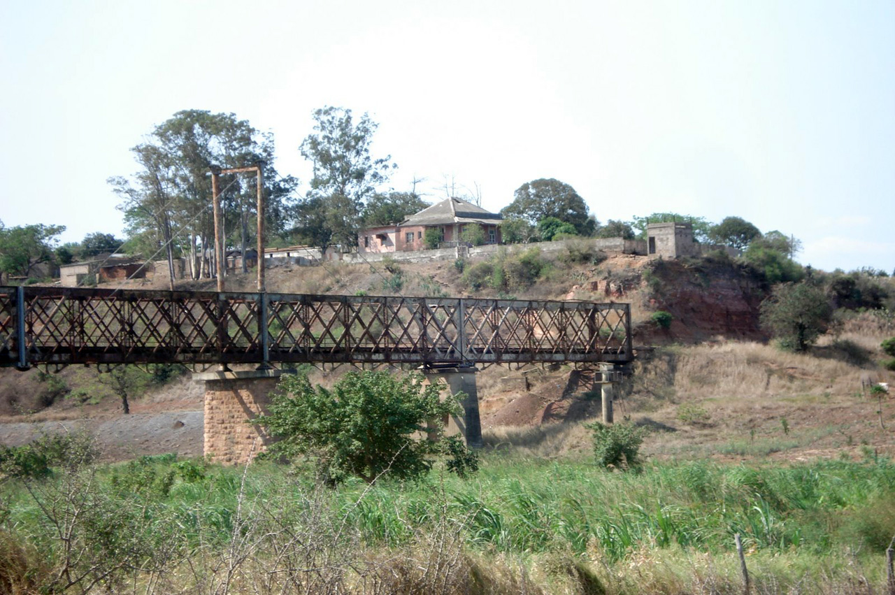 Linha férrea para Goba e Suazilândia: ponte de Boane (2/8)