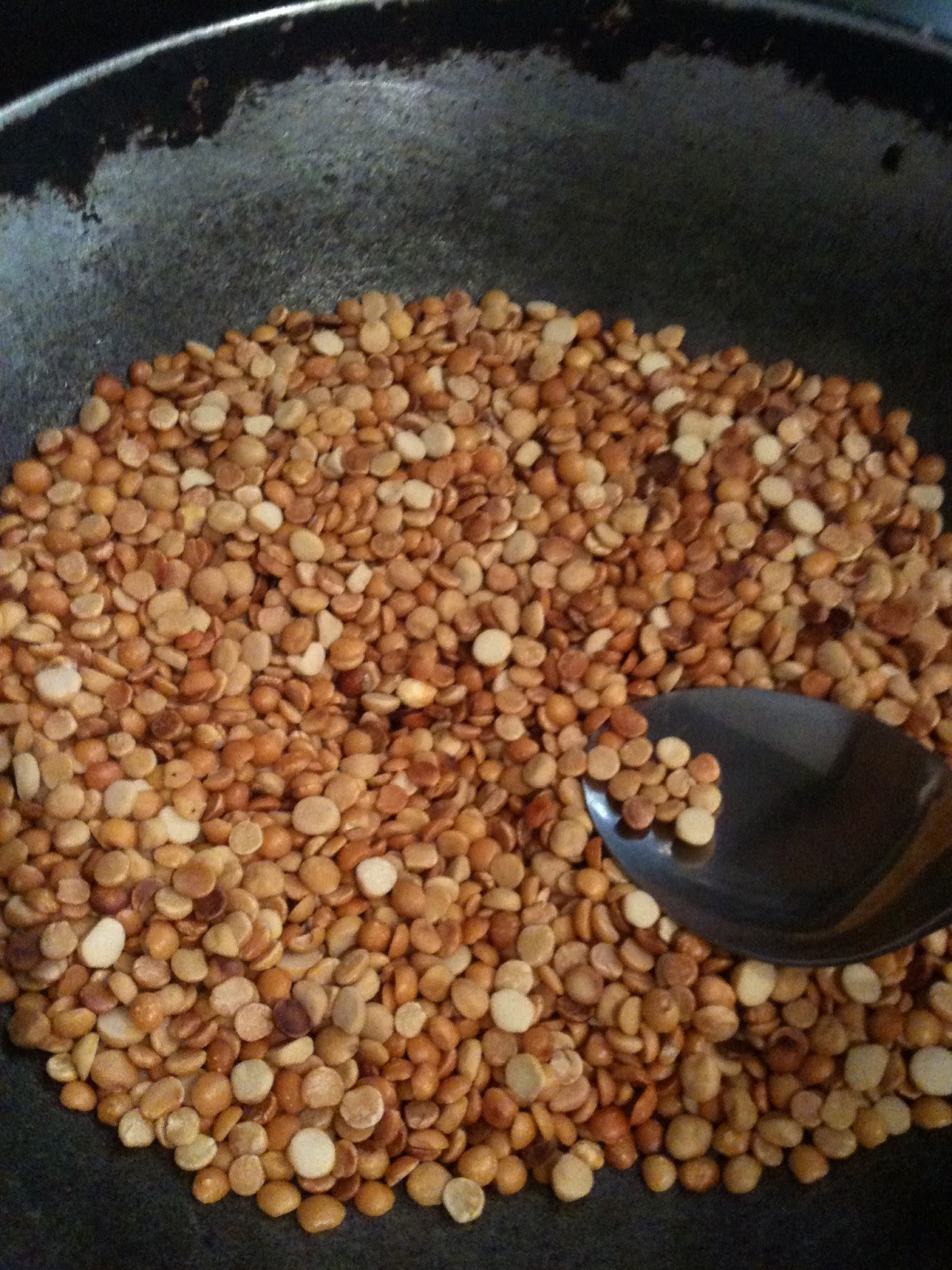House Mom At Work: Red Gram Powder / Kandi Podi