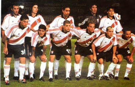Pura historia futbolera: CAMPAÑA DE RIVER PLATE EN 2001/02