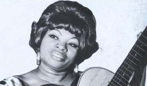 19 de Julio - Nacimiento de la cantante criolla Lucha Reyes