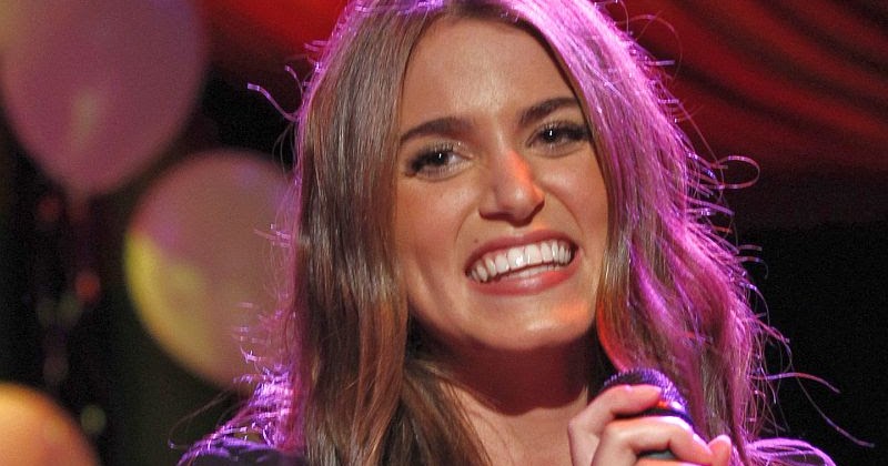 Nikki Reed Upskirt Celeb Upskirts