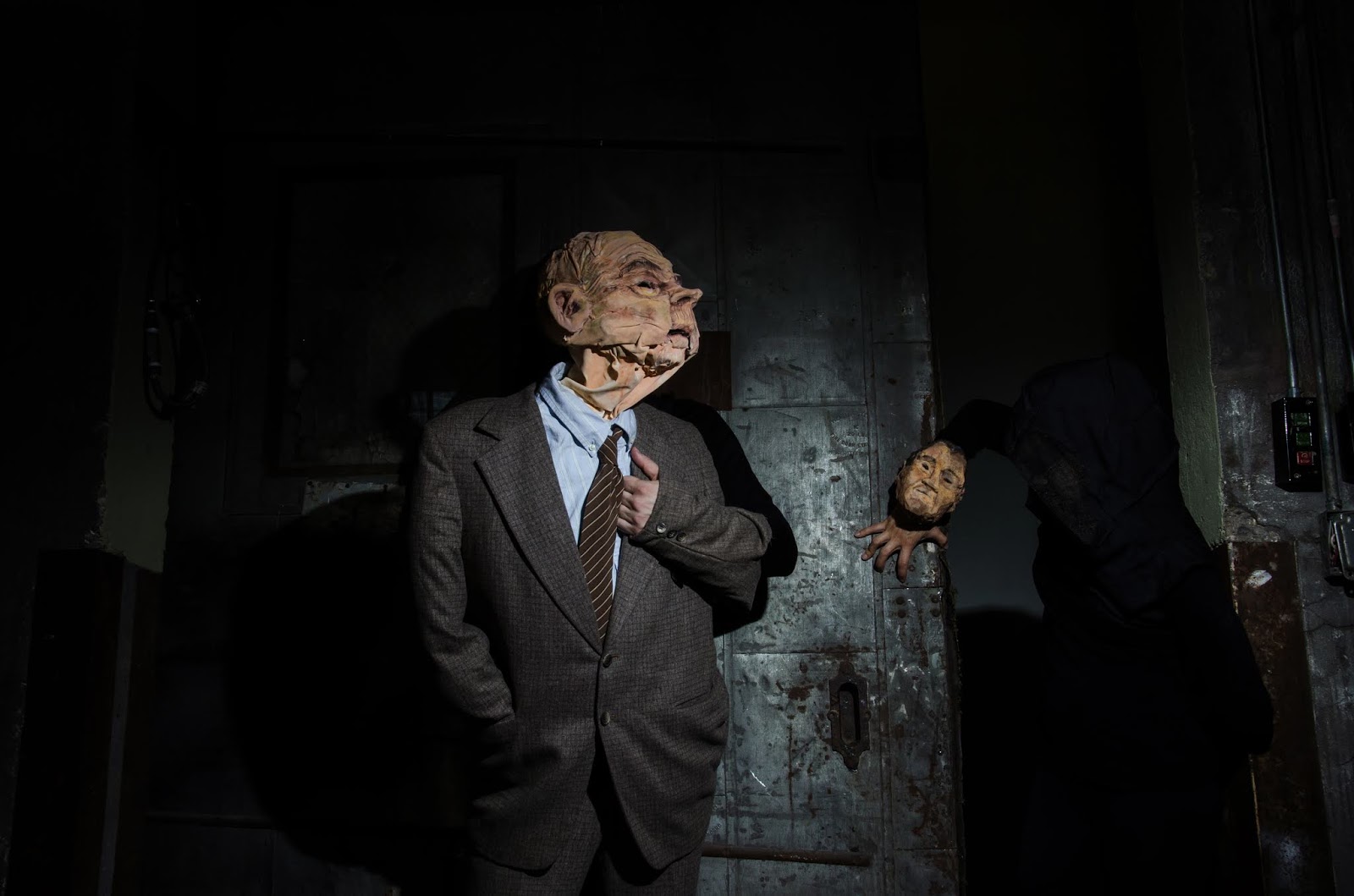 ChiIL Mama : OPENING: The Walls of Harrow House Immersive Puppet ...