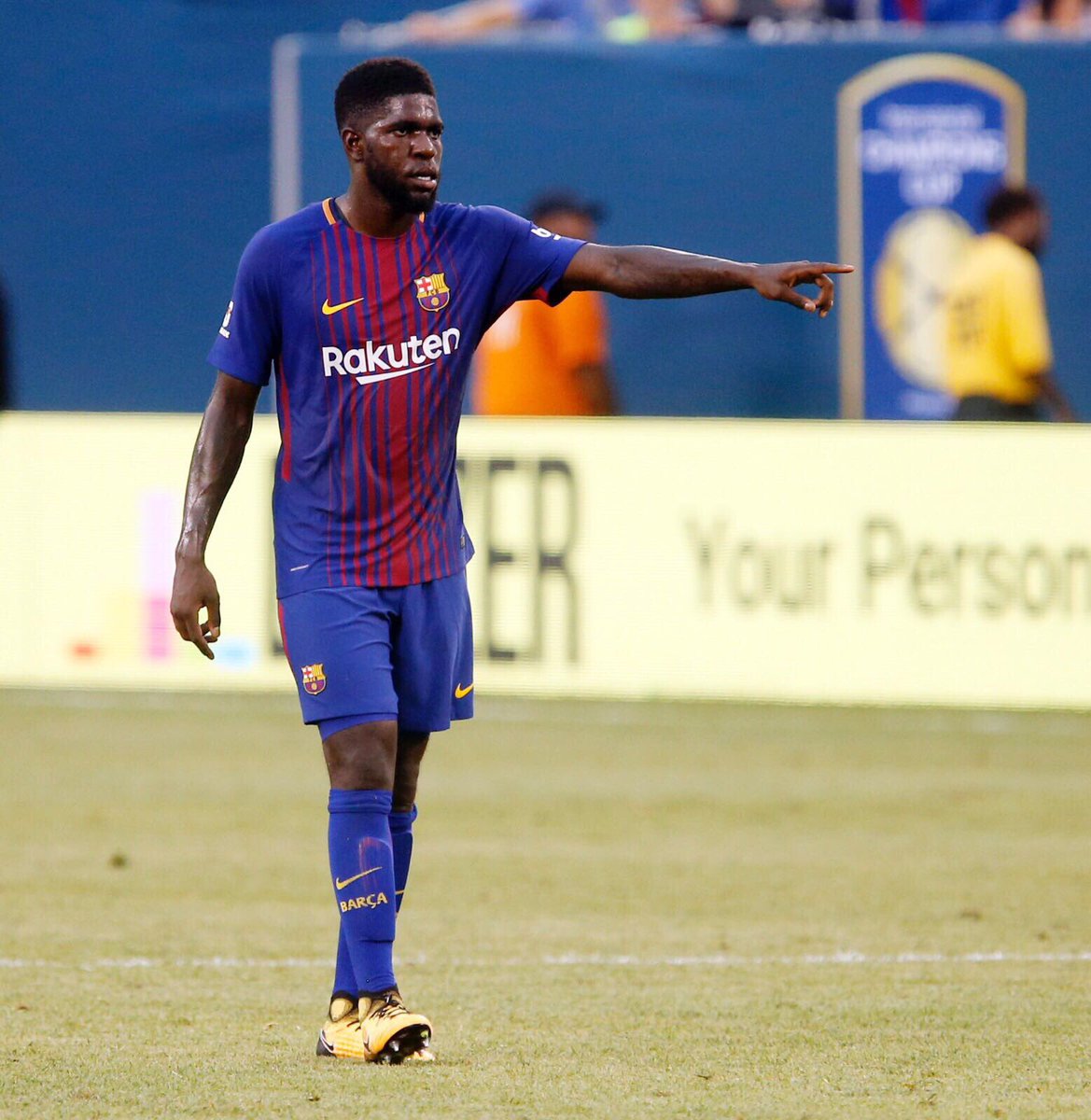 New FC Barcelona 17-18 Home Kit + Numbers - On-Pitch Debut - Footy ...