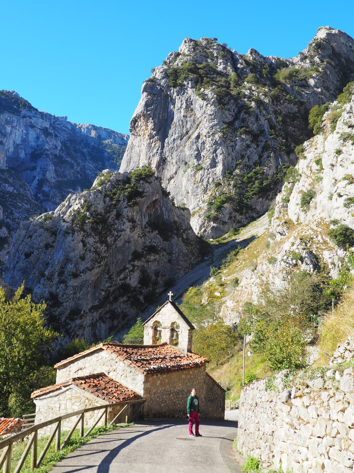 EL MOCHUELO CURIOSO: Ruta SUBIDA A BULNES - PICOS DE EUROPA.