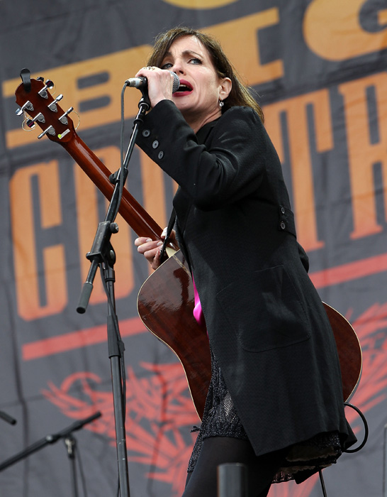 The League of Austen Artists: Elizabeth McGovern rocks out on stage 25 ...