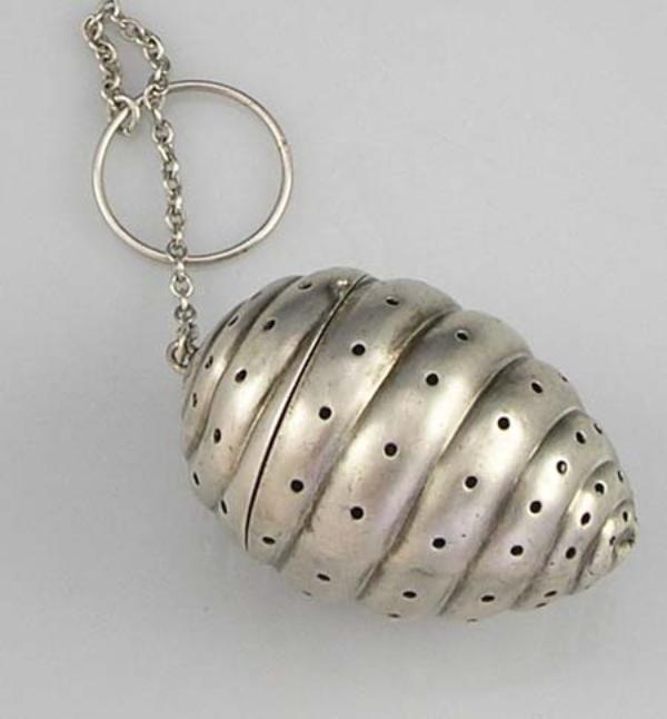 xoxpedia: Unique Tea Strainer