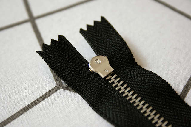 Guide to zipper teeth sizes | Kommatia Patterns