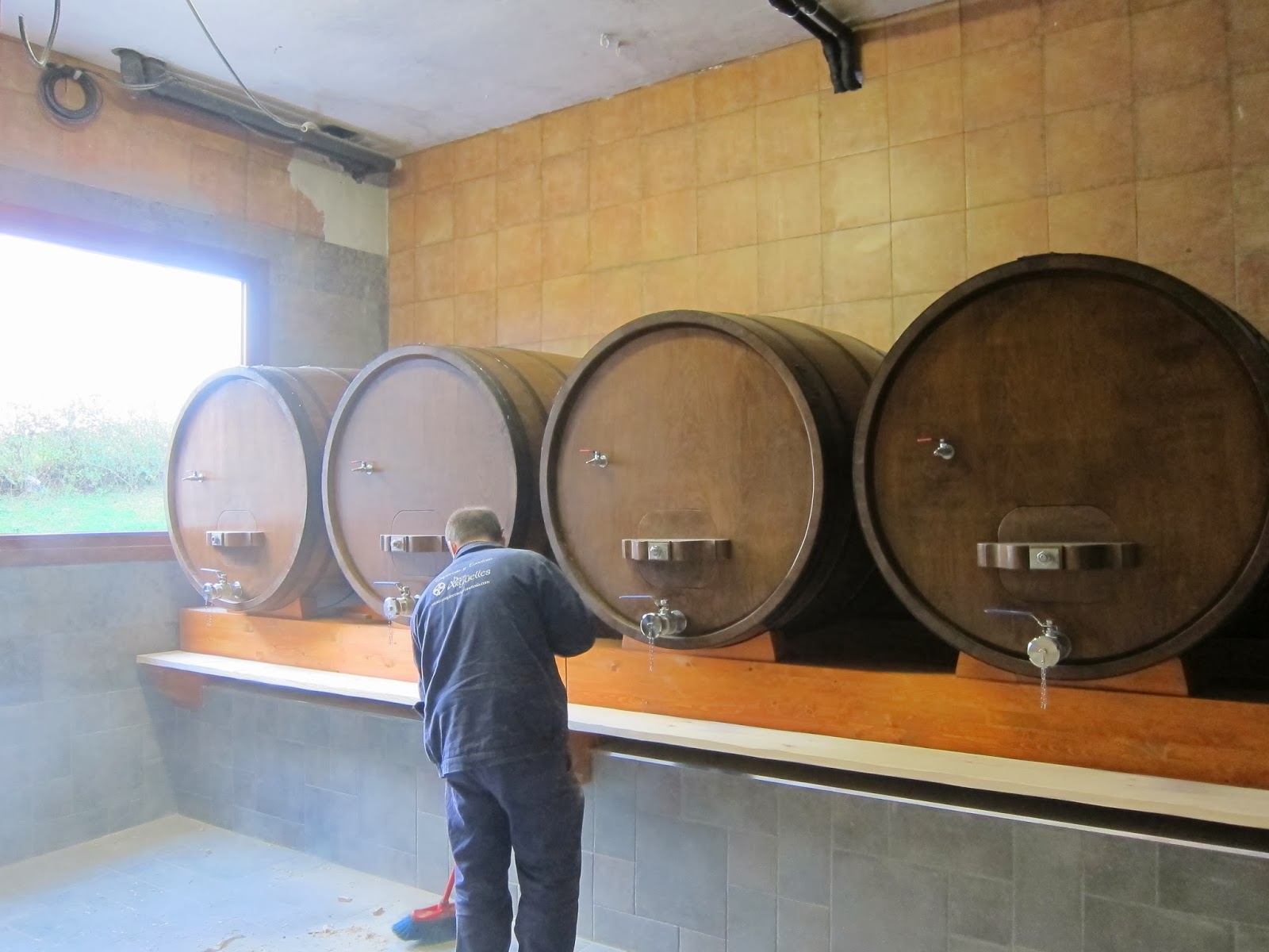 Carpintería y Tonelería: Toneles de Roble 1500 litros con accesorios de ...