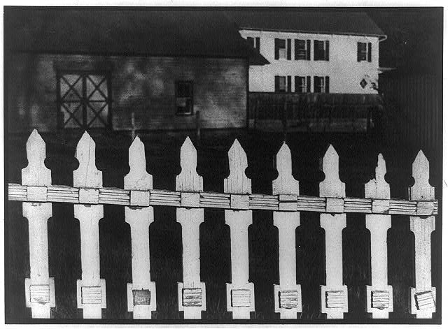 Tocho T8: PAUL STRAND (1890-1976): CIUDADES Y SOMBRAS
