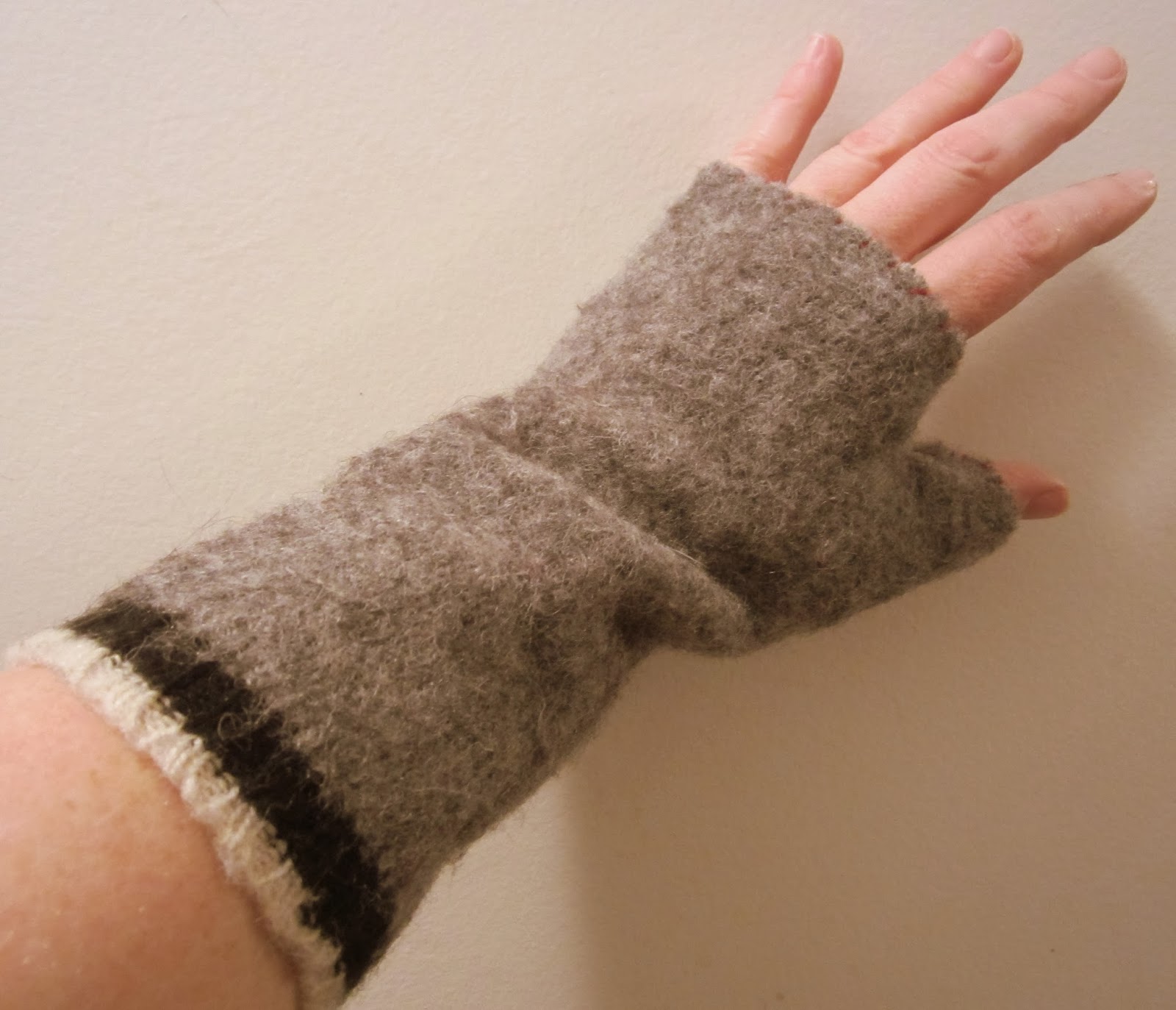 Harvest Moon by Hand: Fingerless Gloves (Tutorial) - Creative Every Day ...