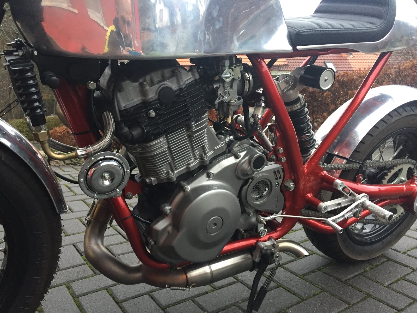Der SUZUKI DR RALLYE & DR CUSTOM BIKE BLOG: DR800 CUSTOM - eine ...